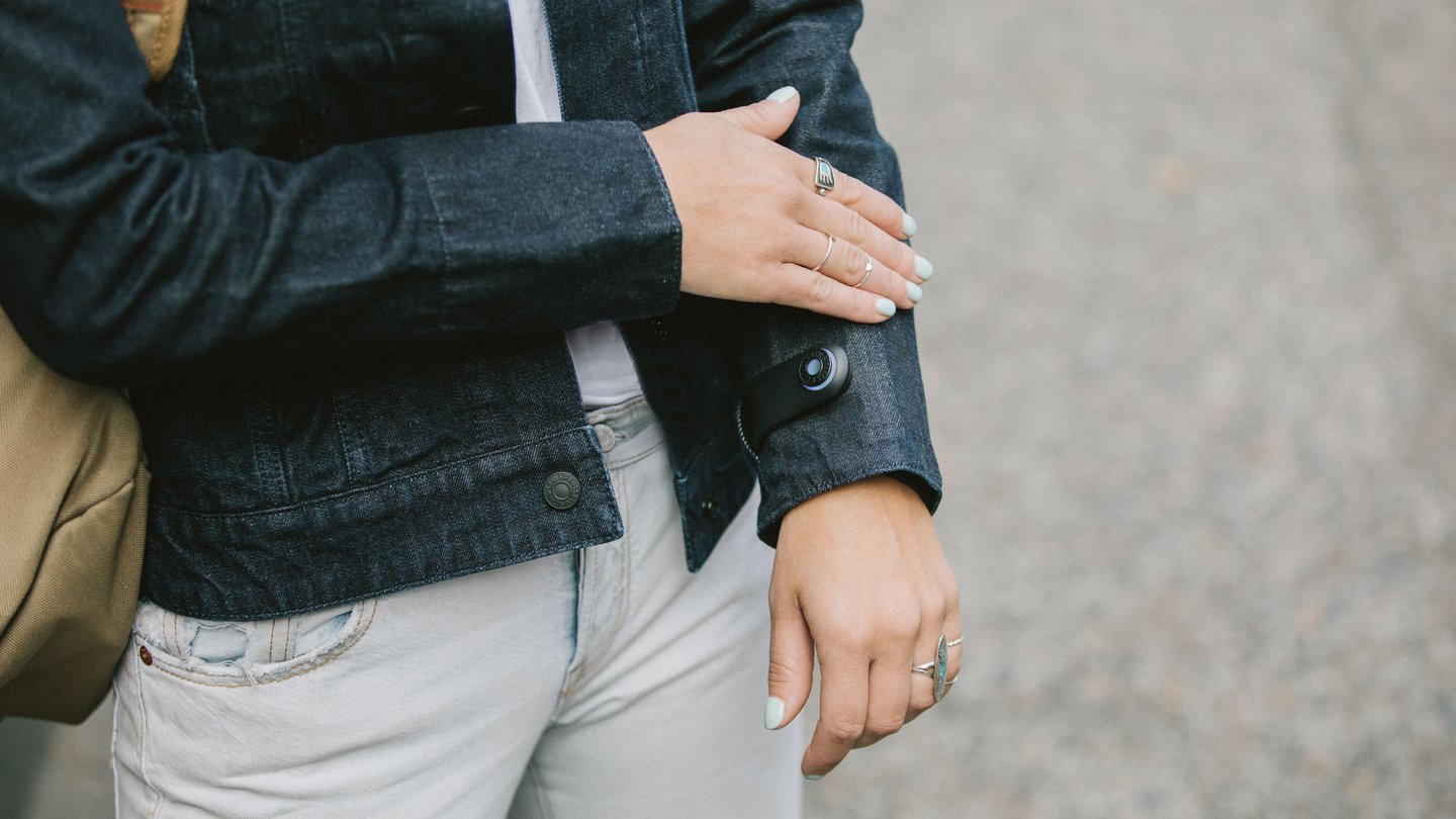 Use maps while cycling? This smart jacket is for you - Geoawesome